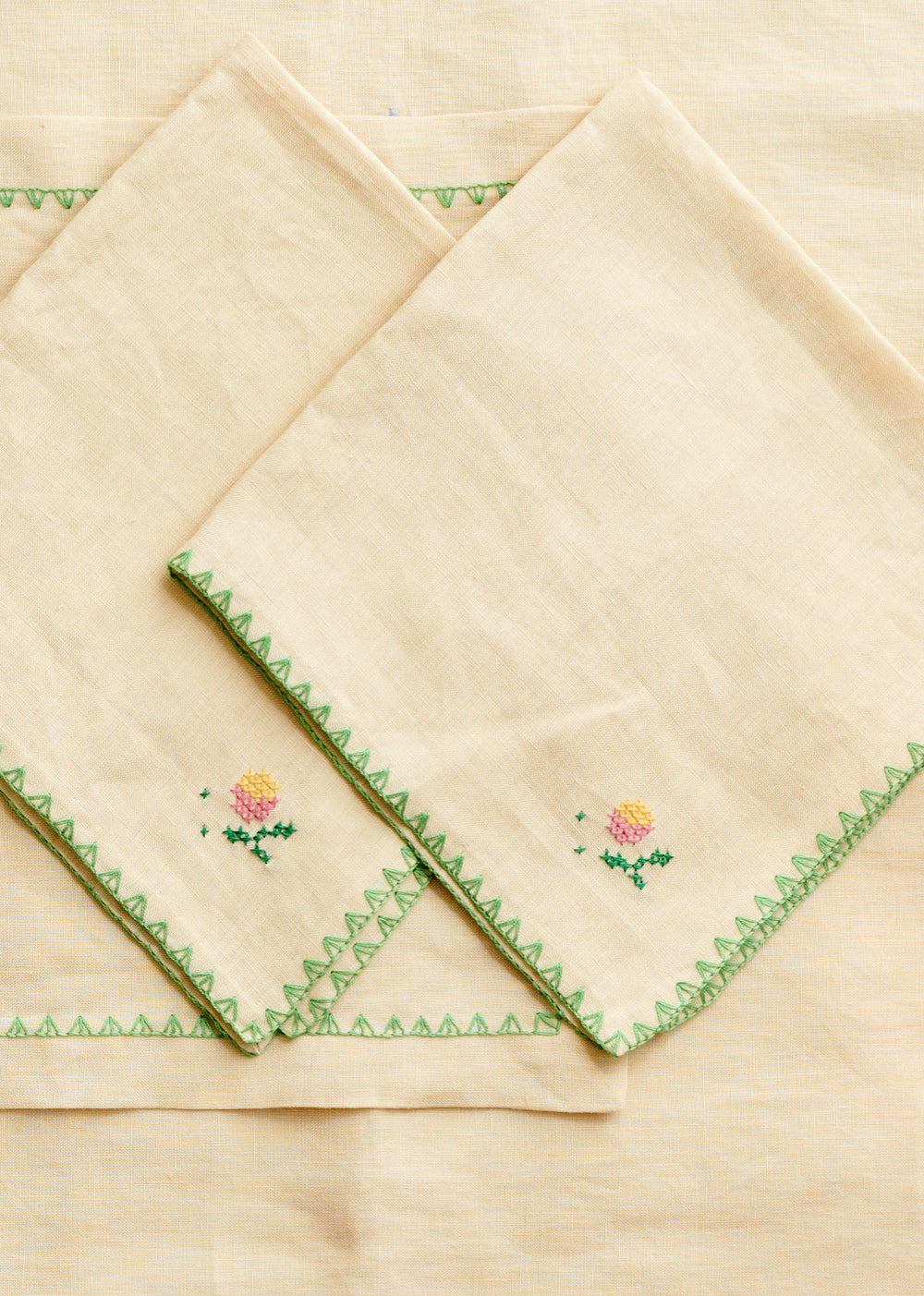 Caramel Luxury Hand-Embroidered Embroidered Napkin Set - Floral Print
